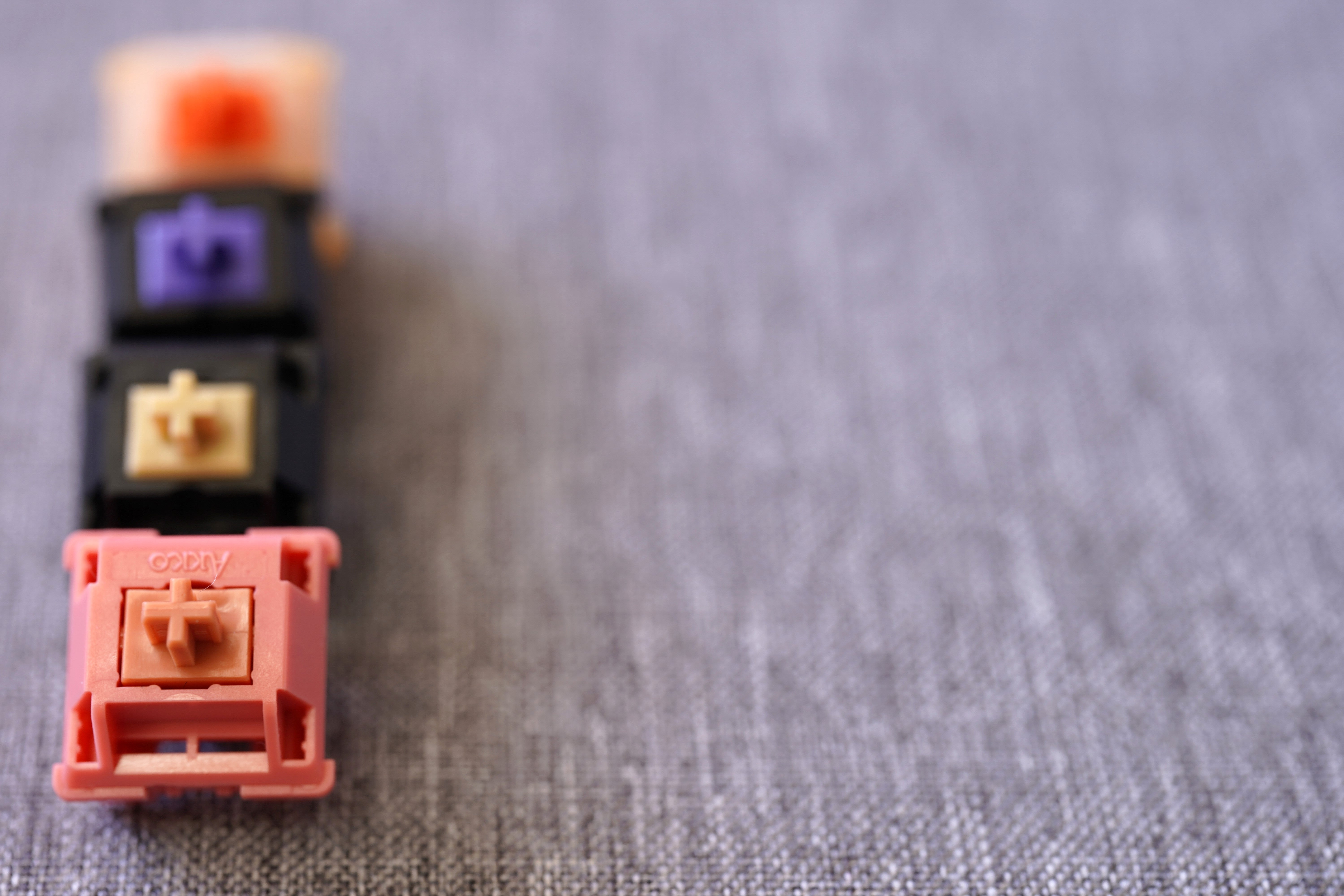 Best Deep Sounding Switches | LumeKeebs