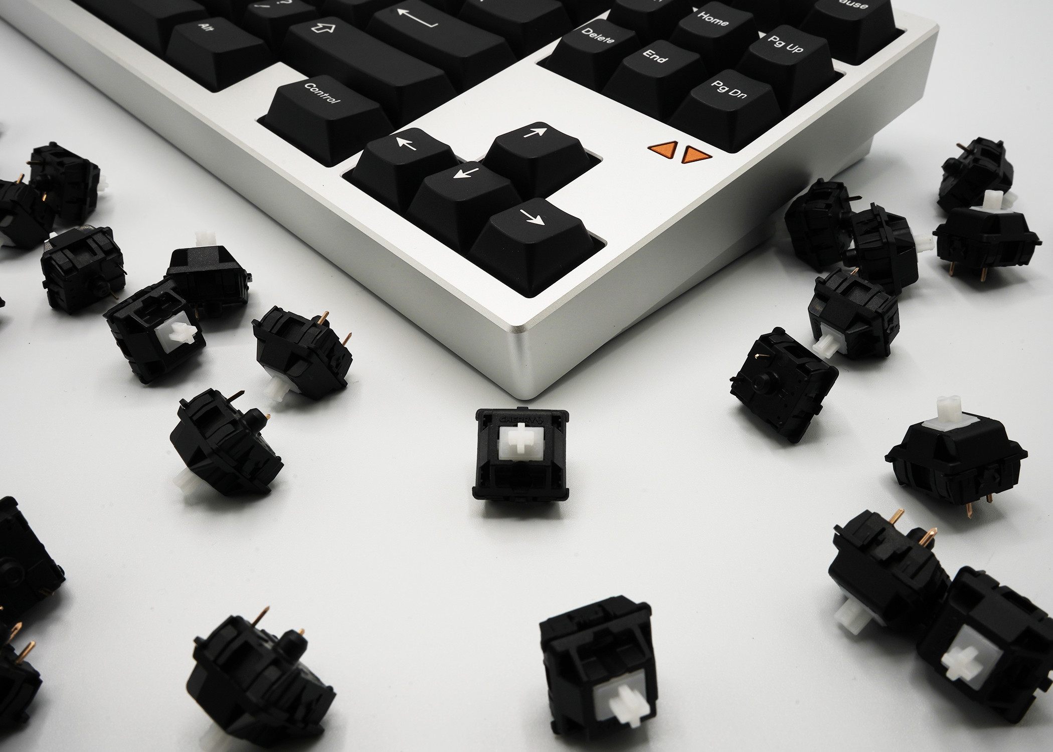 Cherry MX Ergo Clear Tactile Switch Review | LumeKeebs